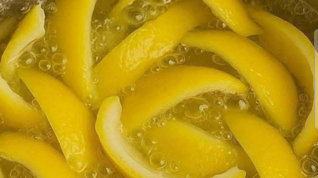 Boil Lemon Peels and Rejuvenate Your Health – Oil Benefits